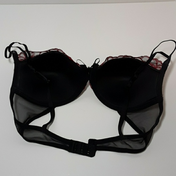 vassarette | Intimates & Sleepwear | Vassarette Black Vneck Underwire ...